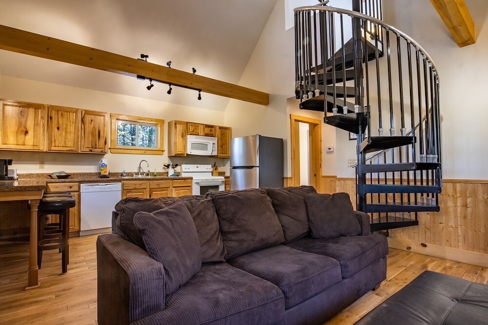 Deluxe 1-Bedroom Outback Cabin | Adventures on the Gorge