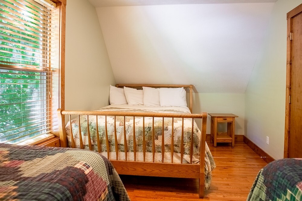 Deluxe 2-Bedroom Outback Cabin | Adventures on the Gorge