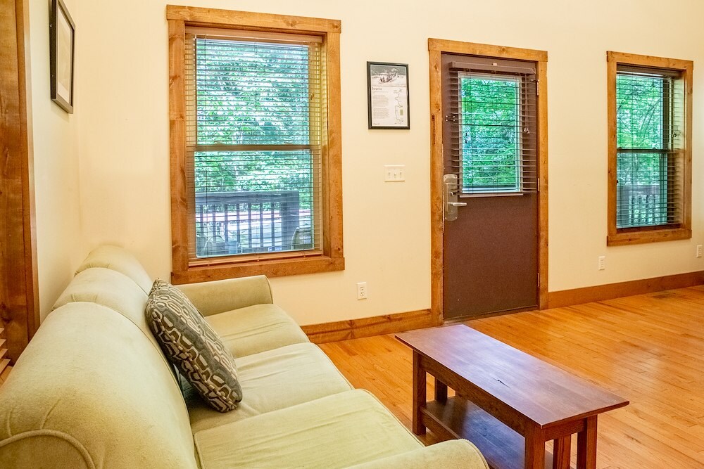 Deluxe 2-Bedroom Outback Cabin | Adventures on the Gorge