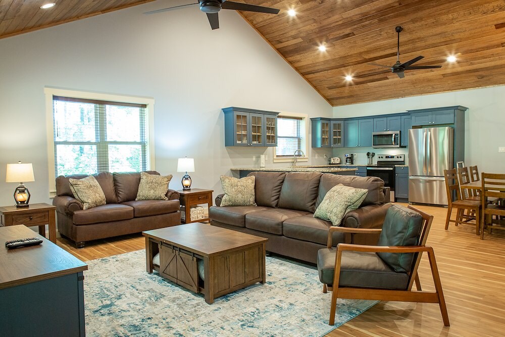 Deluxe Ames House| Adventures on the Gorge
