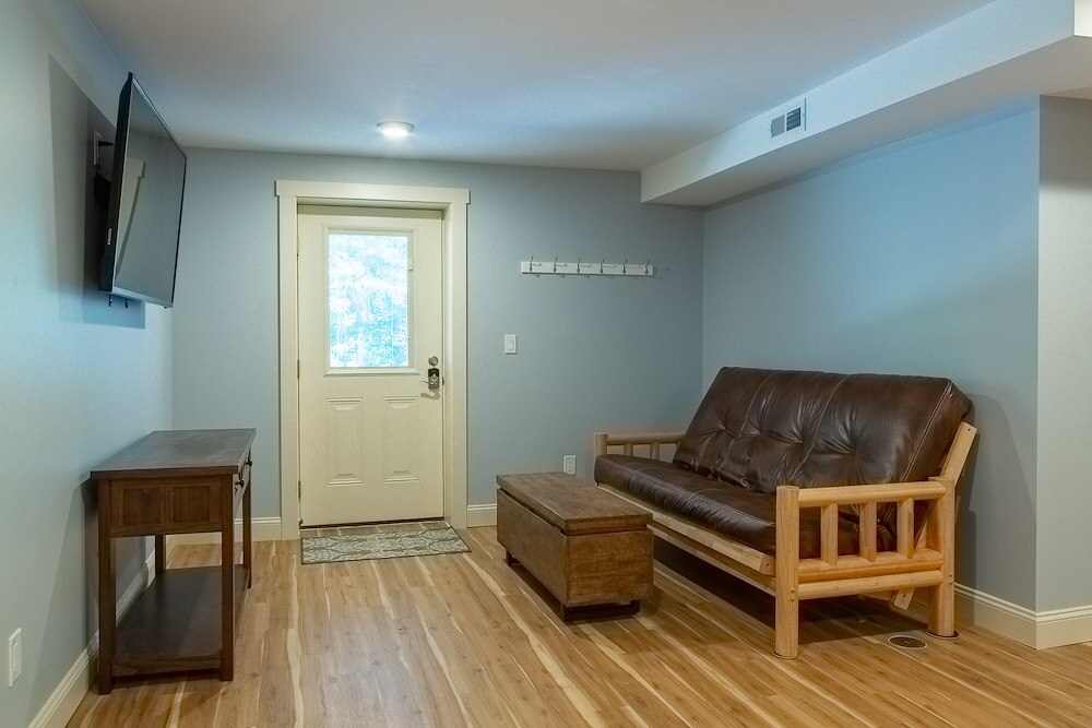 Deluxe Ames House| Adventures on the Gorge