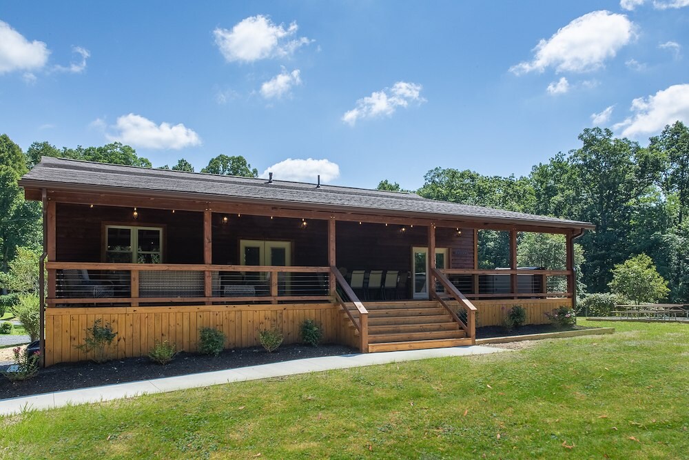 Deluxe Ames House| Adventures on the Gorge