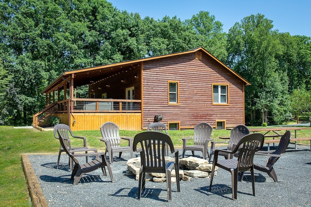 Deluxe Ames House| Adventures on the Gorge