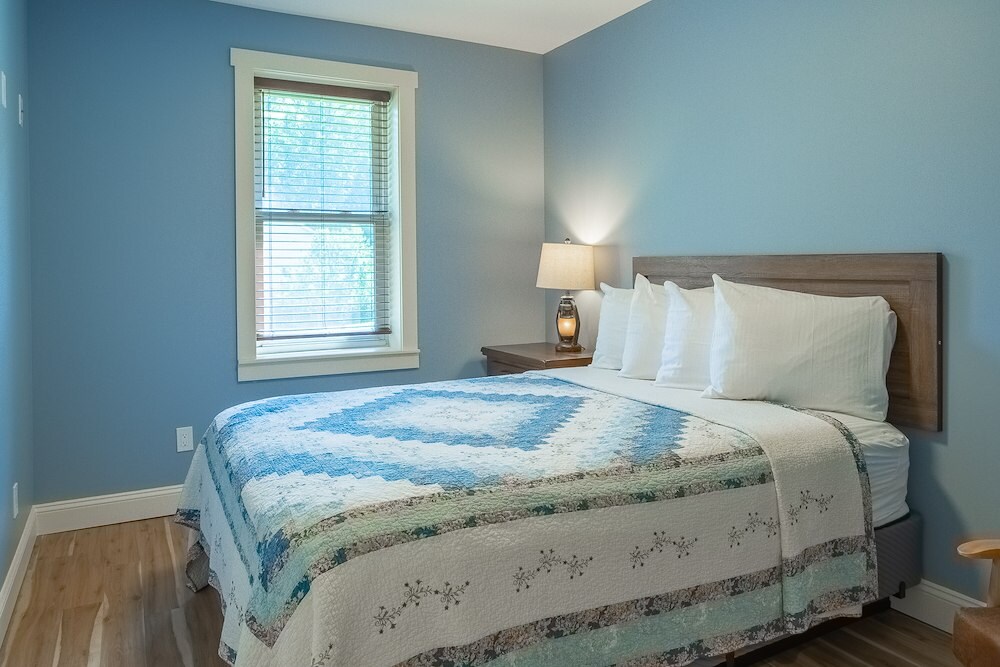 Deluxe Ames House| Adventures on the Gorge