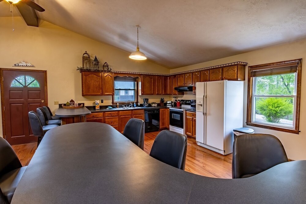 Deluxe Miles House | Adventures on the Gorge