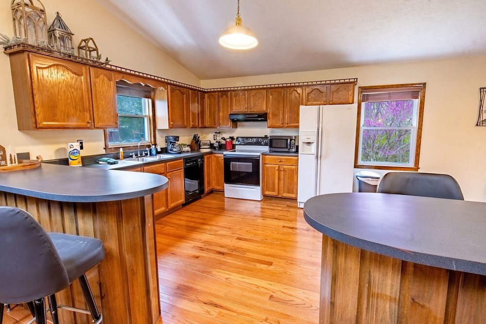 Deluxe Miles House | Adventures on the Gorge