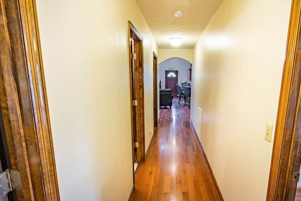 Deluxe Miles House | Adventures on the Gorge