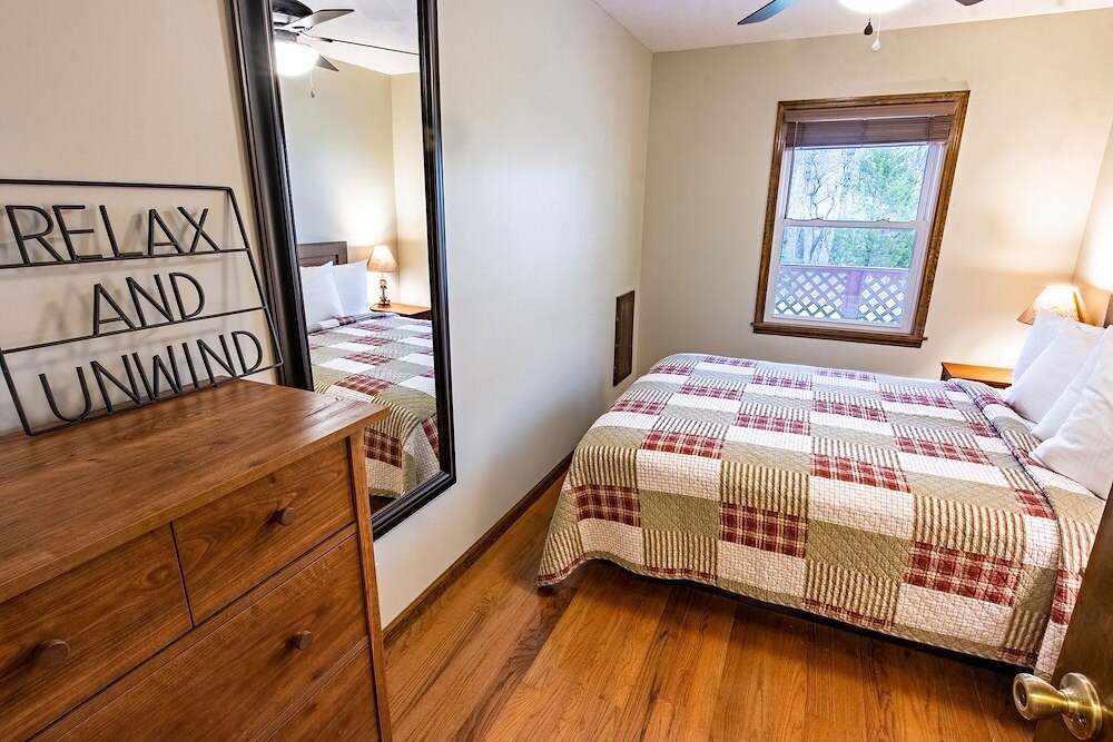Deluxe Miles House | Adventures on the Gorge
