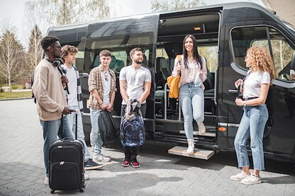 Airport Shuttle | Roberts Hawaii