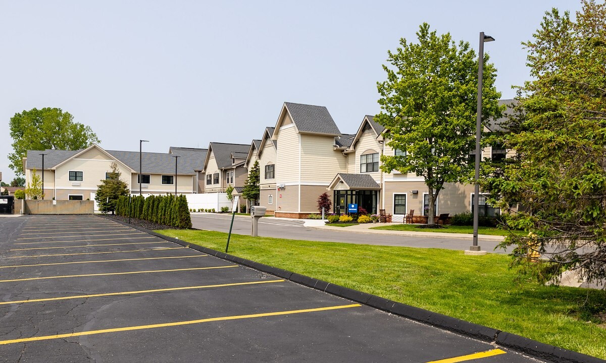 Baltimore's Choice for Senior Living | Commonwealth SL