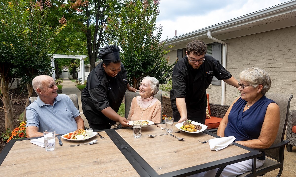 Leading Senior Living in Radford | Commonwealth Senior Living