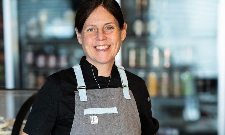 Discover a Unique Culinary Experience with Chef Molly Today