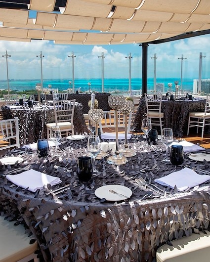 Royalton CHIC Cancun Wedding Packages | Destination Weddings