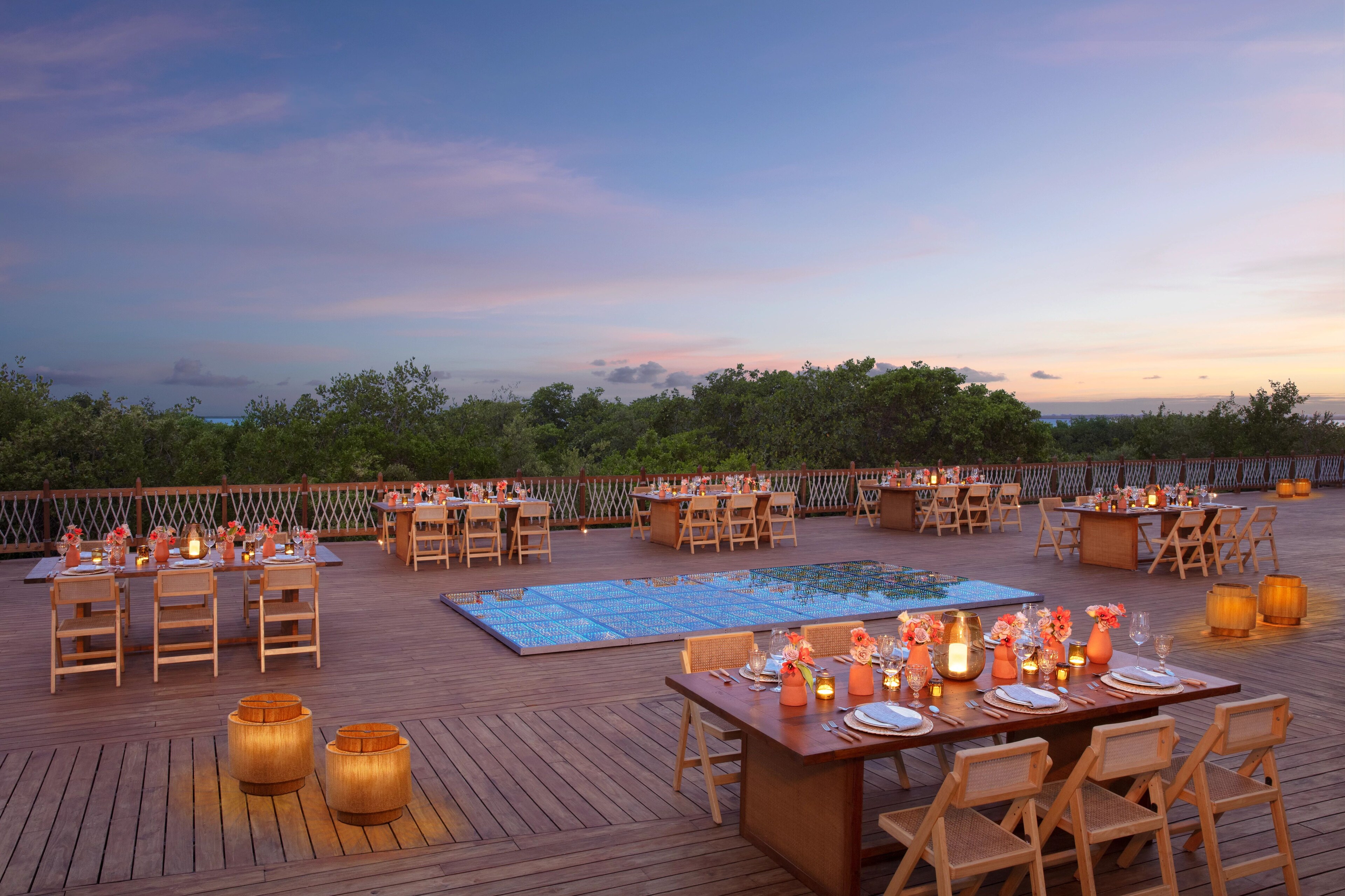 Hyatt Vivid Grand Island Cancun | Destination Weddings