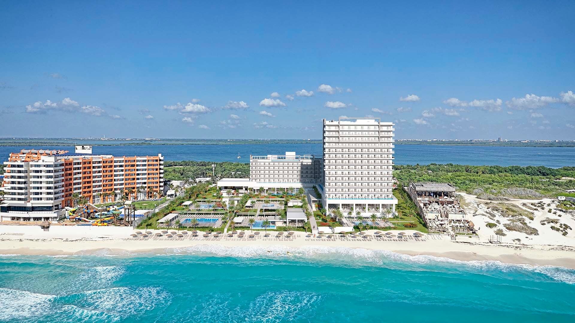 Riu Ventura Cancun Wedding Packages | Destination Weddings