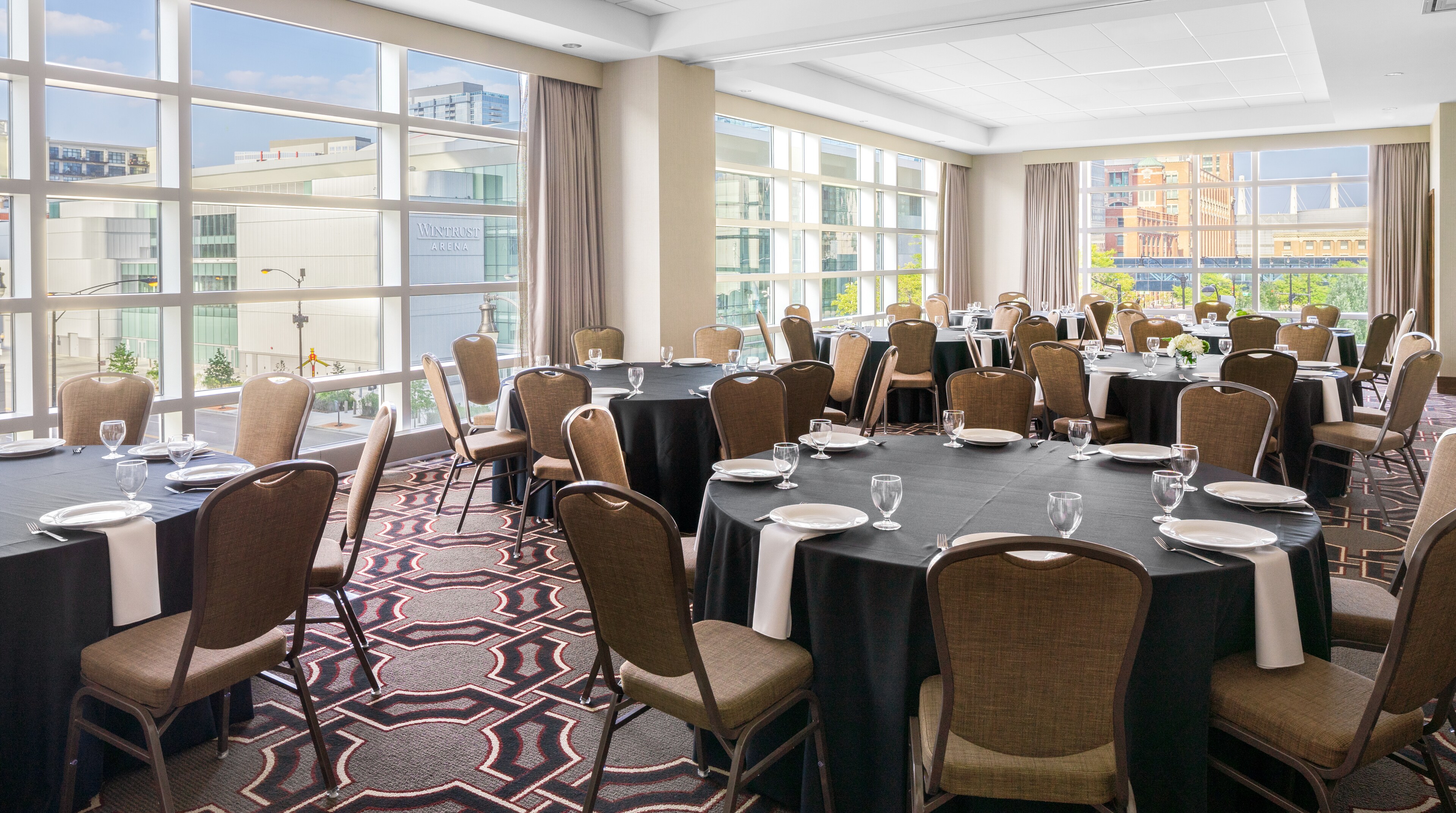 Chicago McCormick Place Hotel | Hiltons by McCormick Place