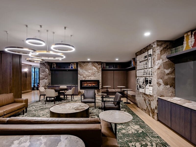 Iconic Hotel Wedding Venues in Des Moines - Hotel Fort Des Moines