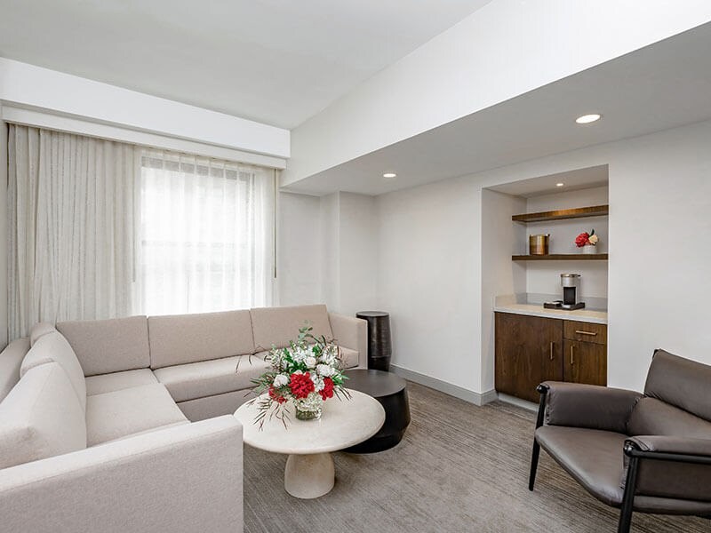 Hotel Suites in Des Moines, Iowa - Hotel Fort Des Moines