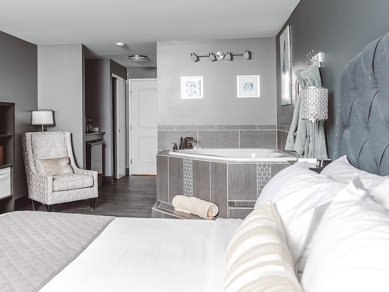 Experience Top-Notch Amenities at Zion Hotel