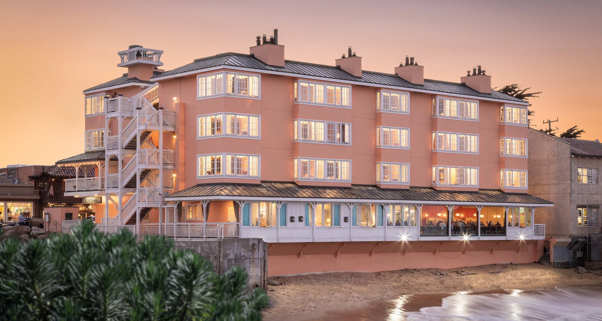 Discover Charming Oceanfront Hotels in Monterey | Inns of Monterey