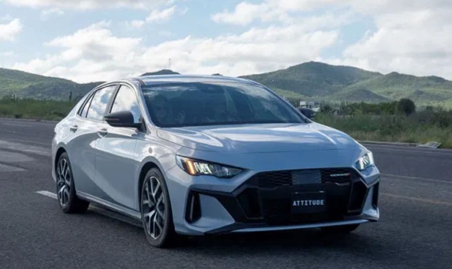 Dodge Attitude 2025: Un Sedán Renovado con Tecnología Avanzada