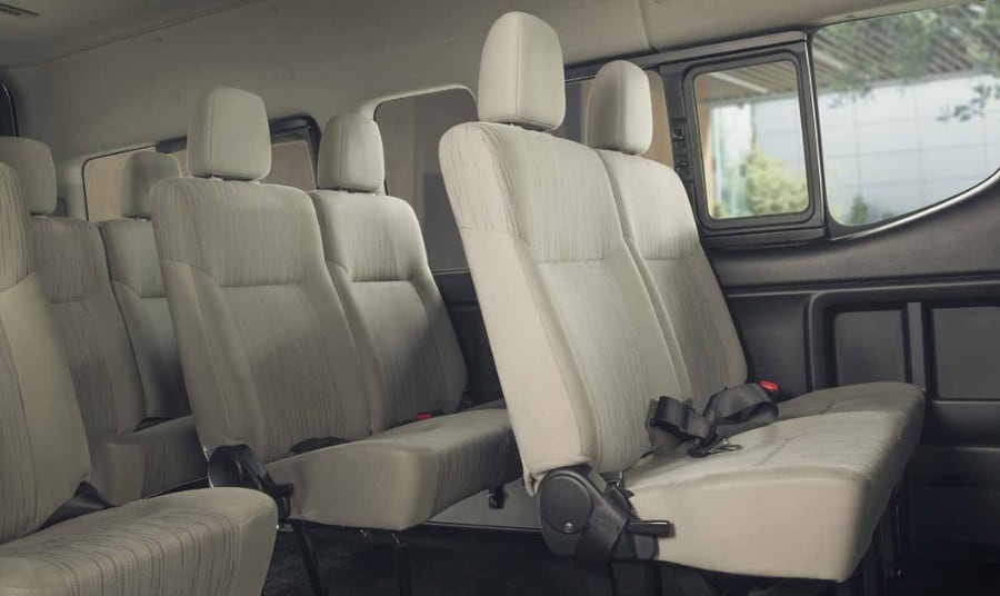 Descubre el Espacioso y Versátil Nissan Urvan para Viajes