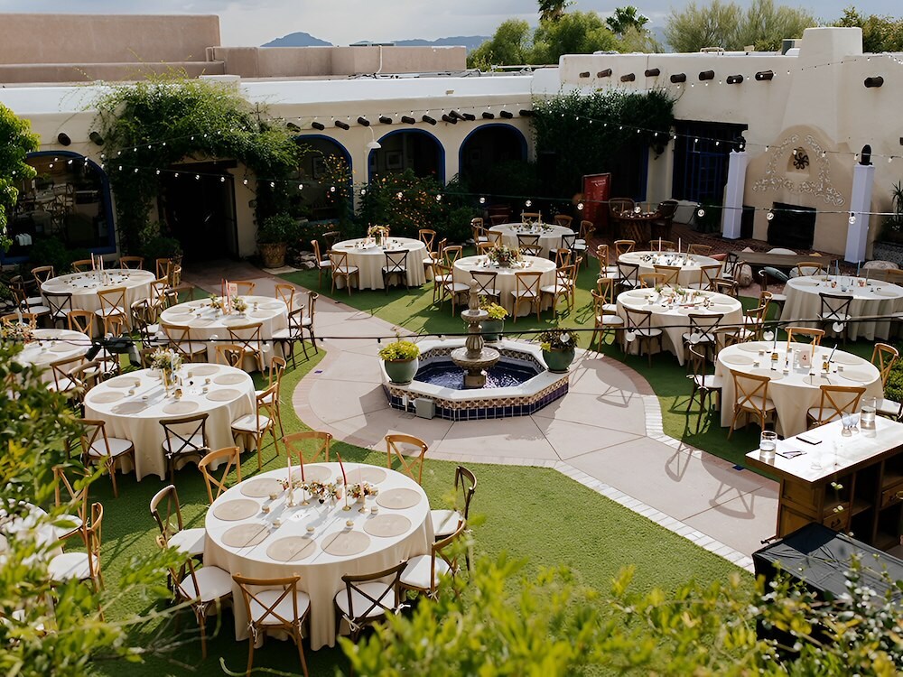 Courtyard Gallery Tucson Resort | Hacienda Del Sol Guest Ranch Resort