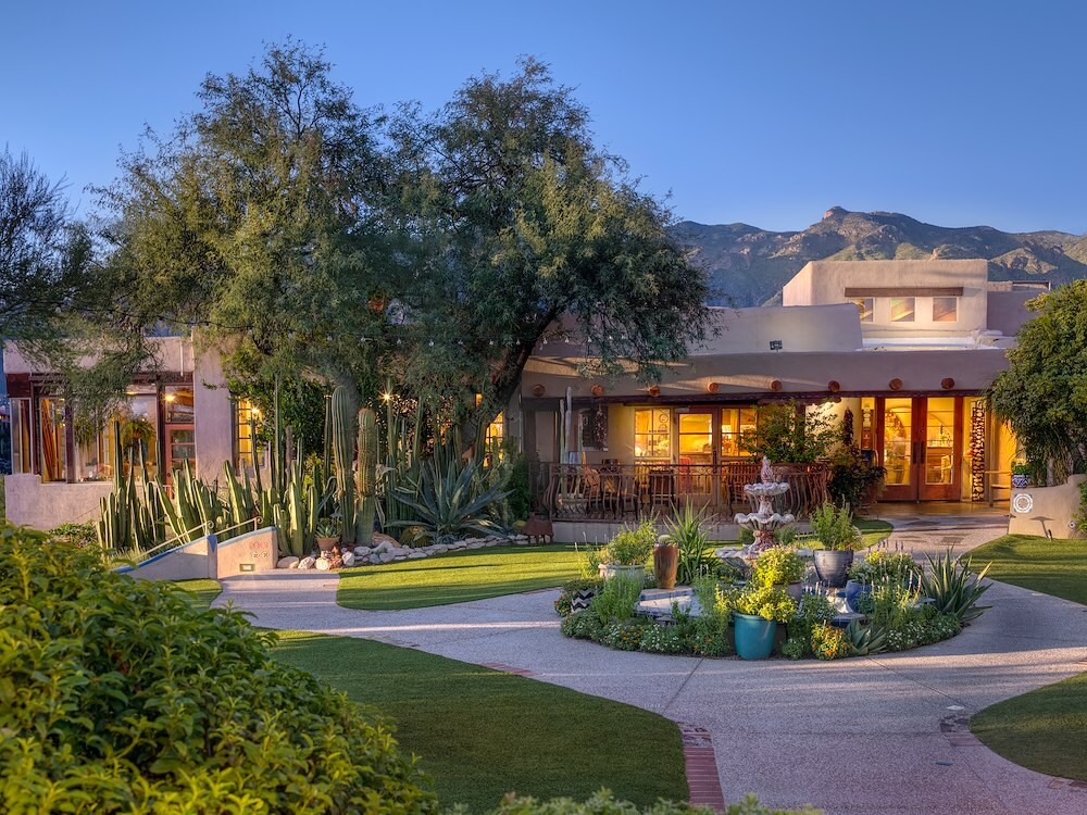 Courtyard Gallery Tucson Resort | Hacienda Del Sol Guest Ranch Resort