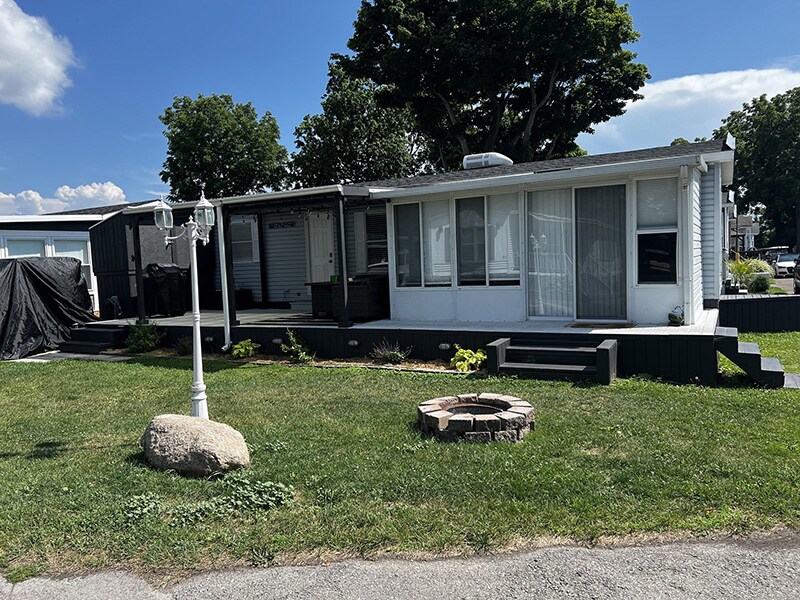 Vacation Home Sales | SKS Sun Retreats Sherkston Shores - 490 Empire Rd QVV021 , Sherkston, Ontario