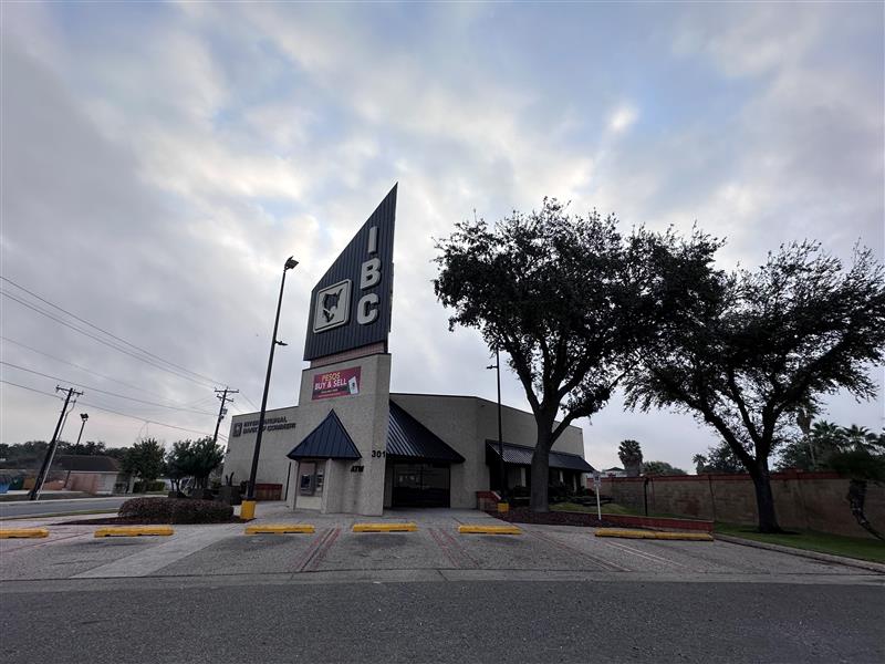 Welcome to IBC Bank at 301 S 10th St., McAllen, TX.
