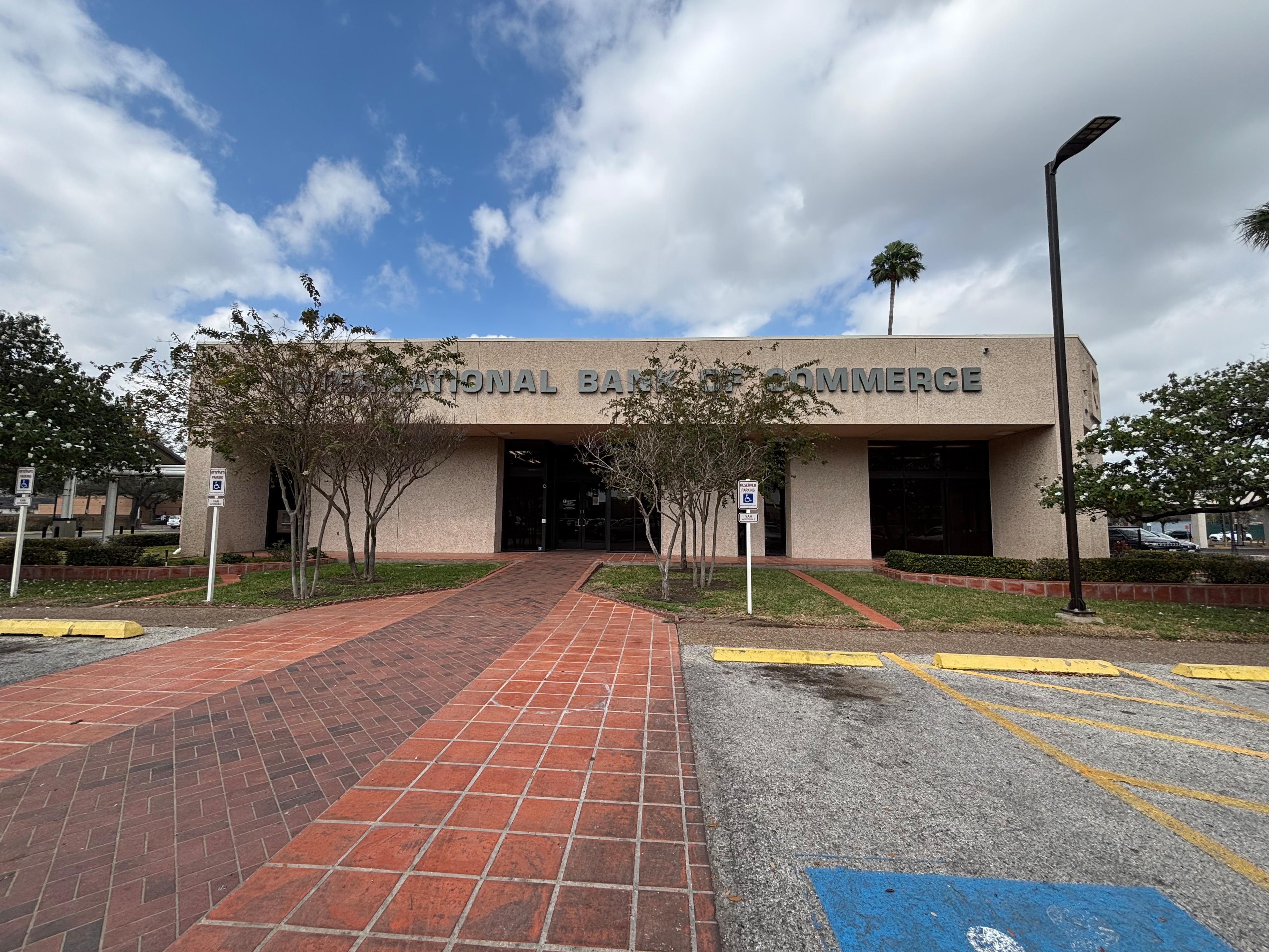 Welcome to IBC Bank at 630 E Elizabeth St., Brownsville, TX.