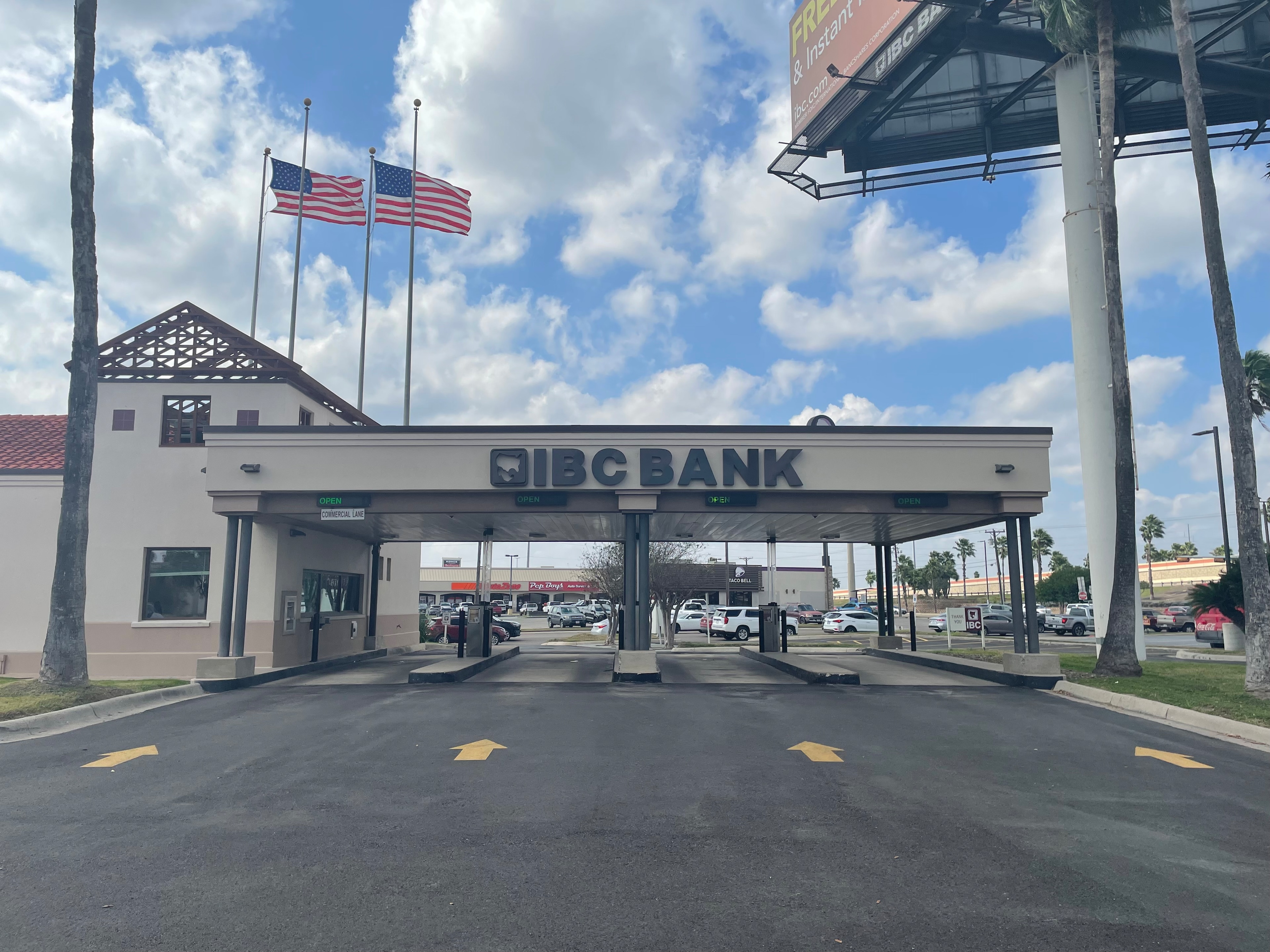 Welcome to IBC Bank at 501 Dixieland Rd., Harlingen, TX.