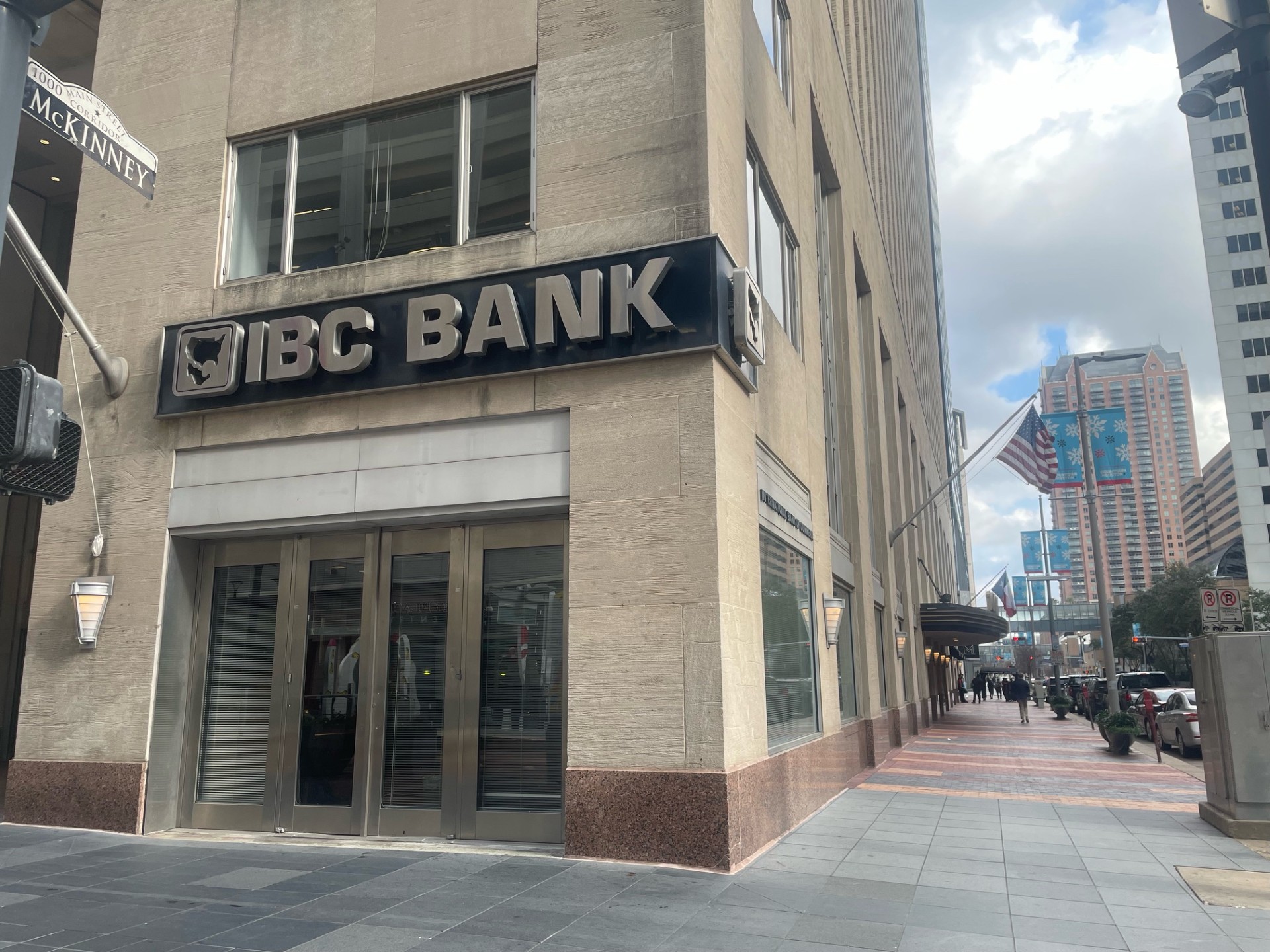 Welcome to IBC Bank at 1001 McKinney St., #150, Houston, TX.