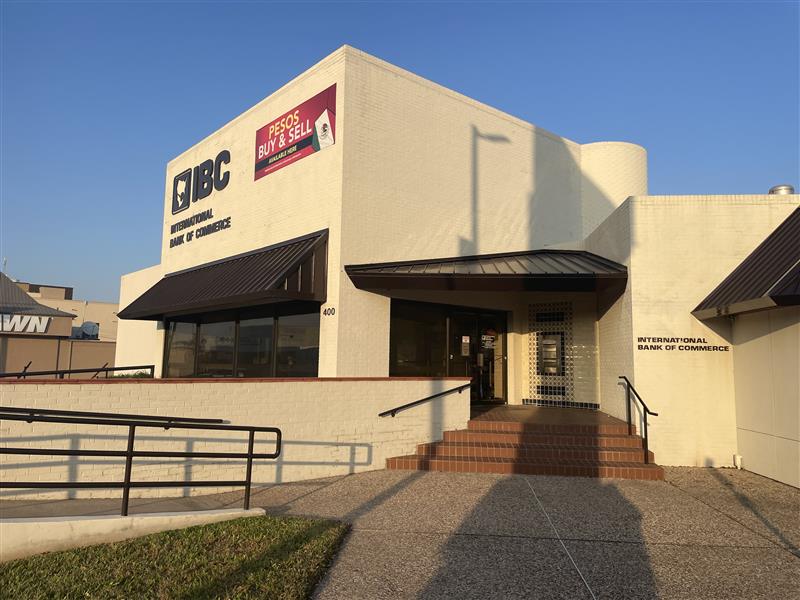 Welcome to IBC Bank at 400 S Closner Blvd., Edinburg, TX.