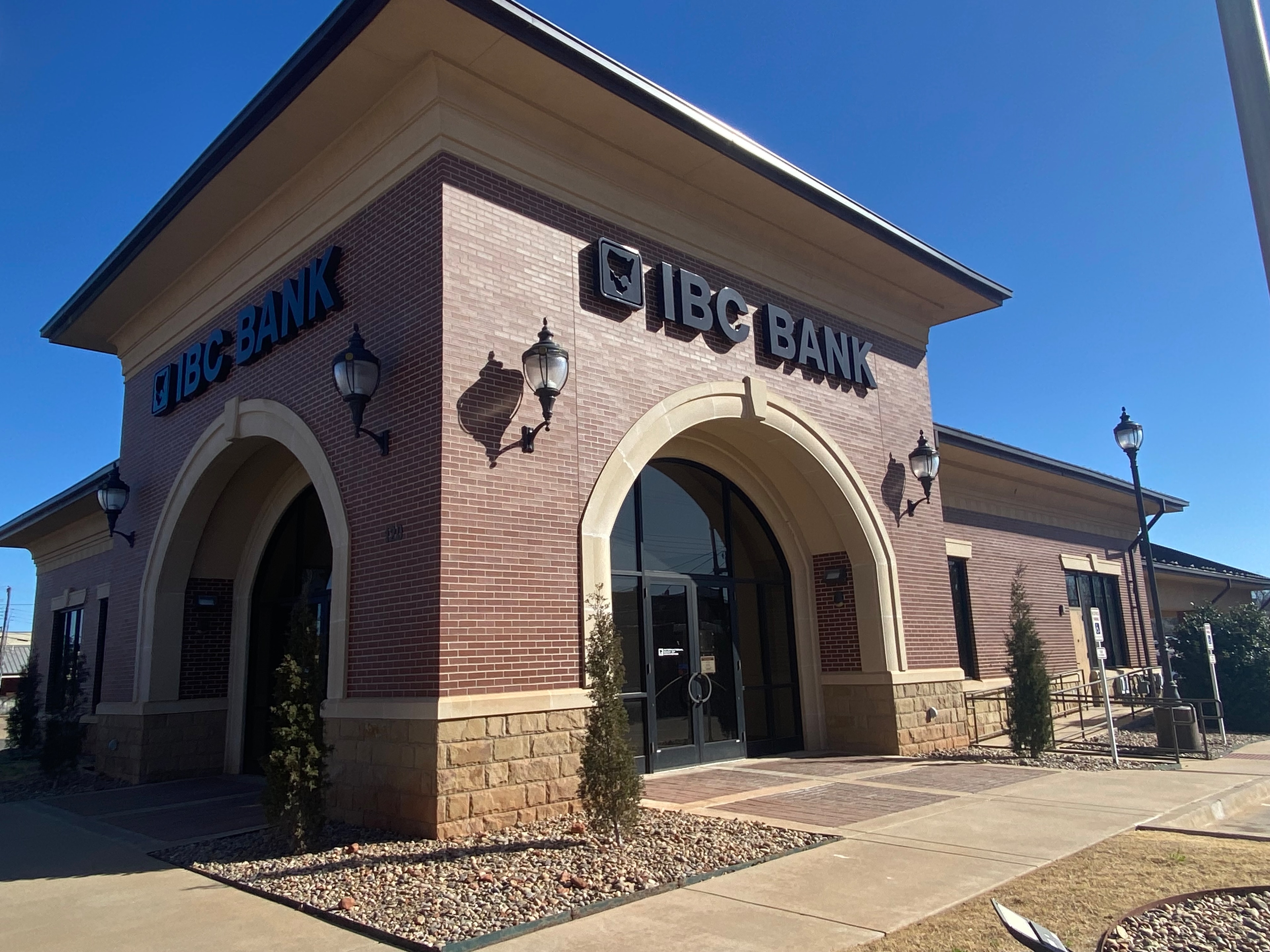 Welcome to IBC Bank at 120 N Division St., Guthrie, OK.