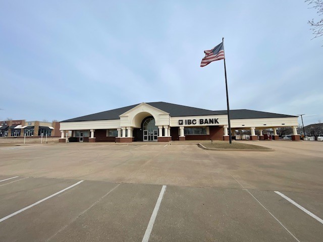 Welcome to IBC Bank ATM at 2200 S Douglas Blvd., Midwest, OK.