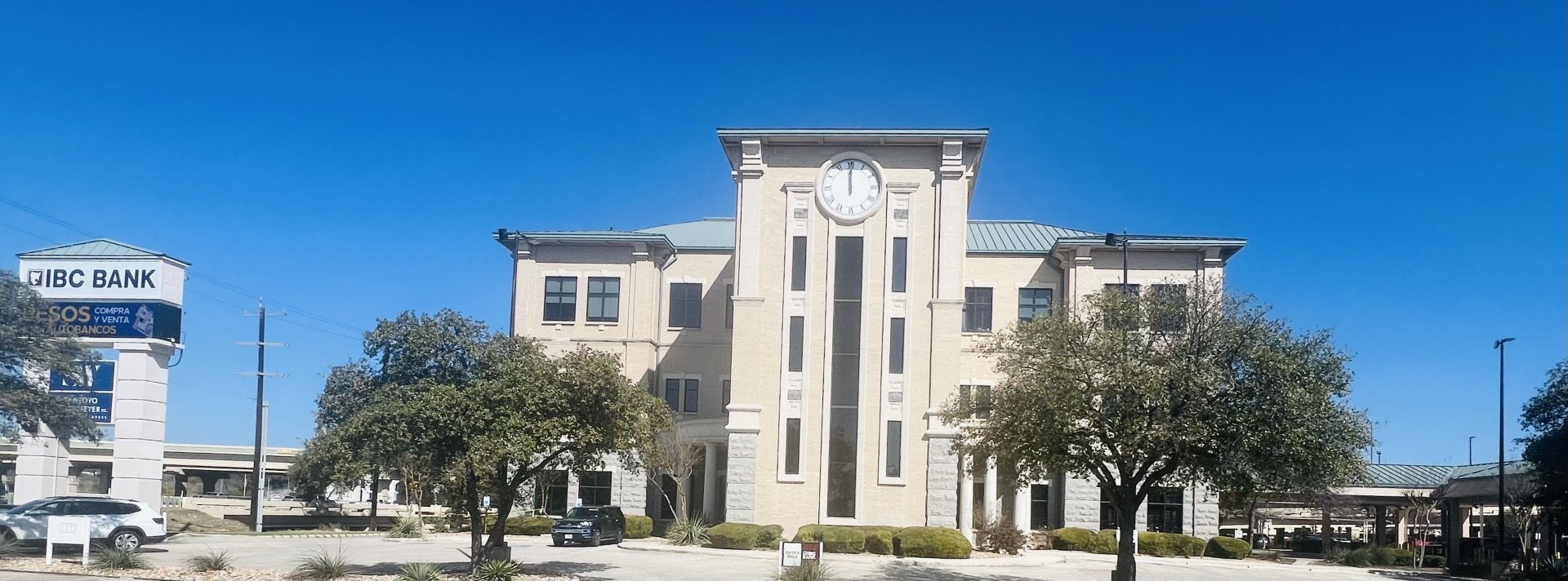 Welcome to IBC Bank at 12400 San Pedro Ave., San Antonio, TX.
