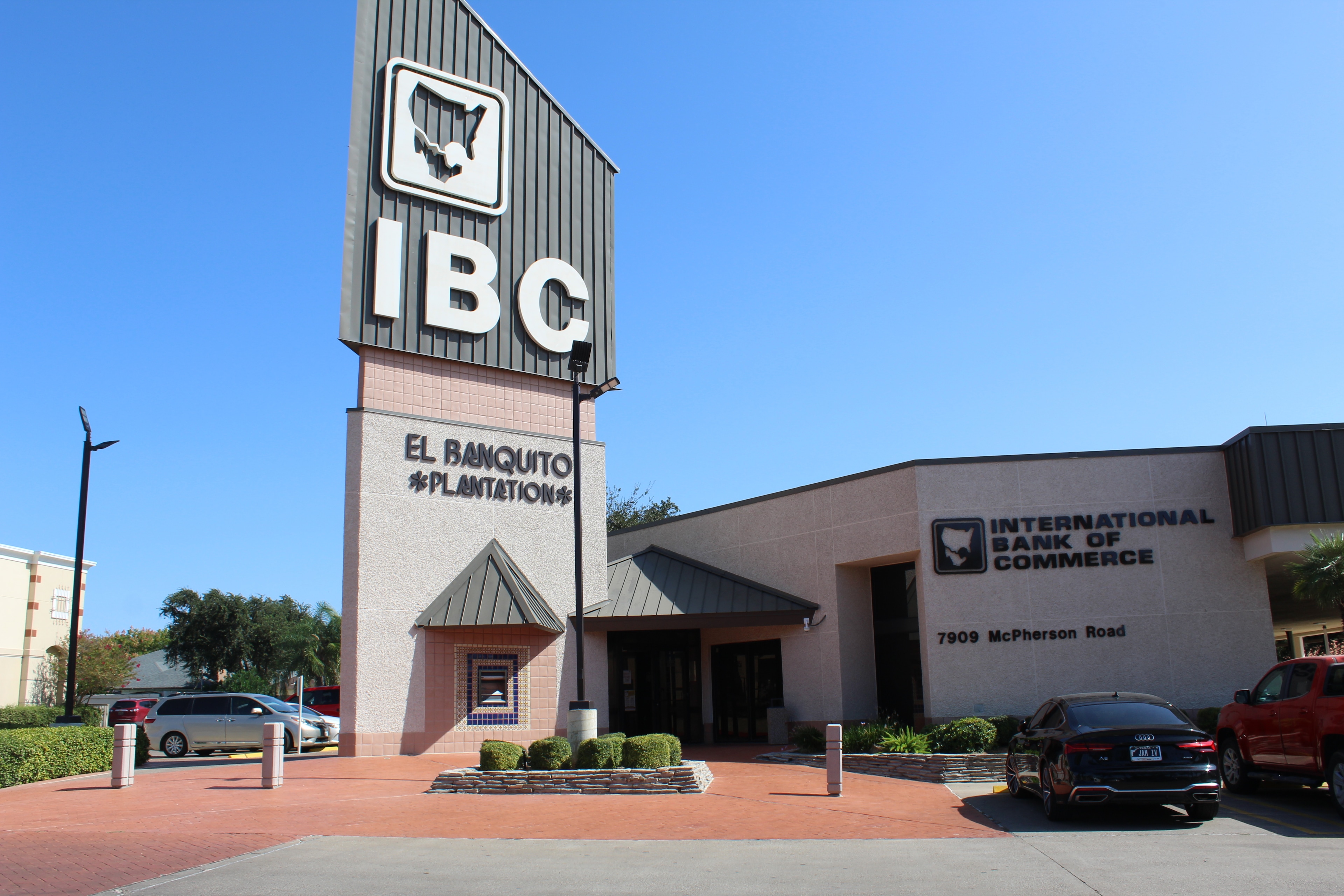 Welcome to IBC Bank at 7909 McPherson Rd., Laredo, TX.