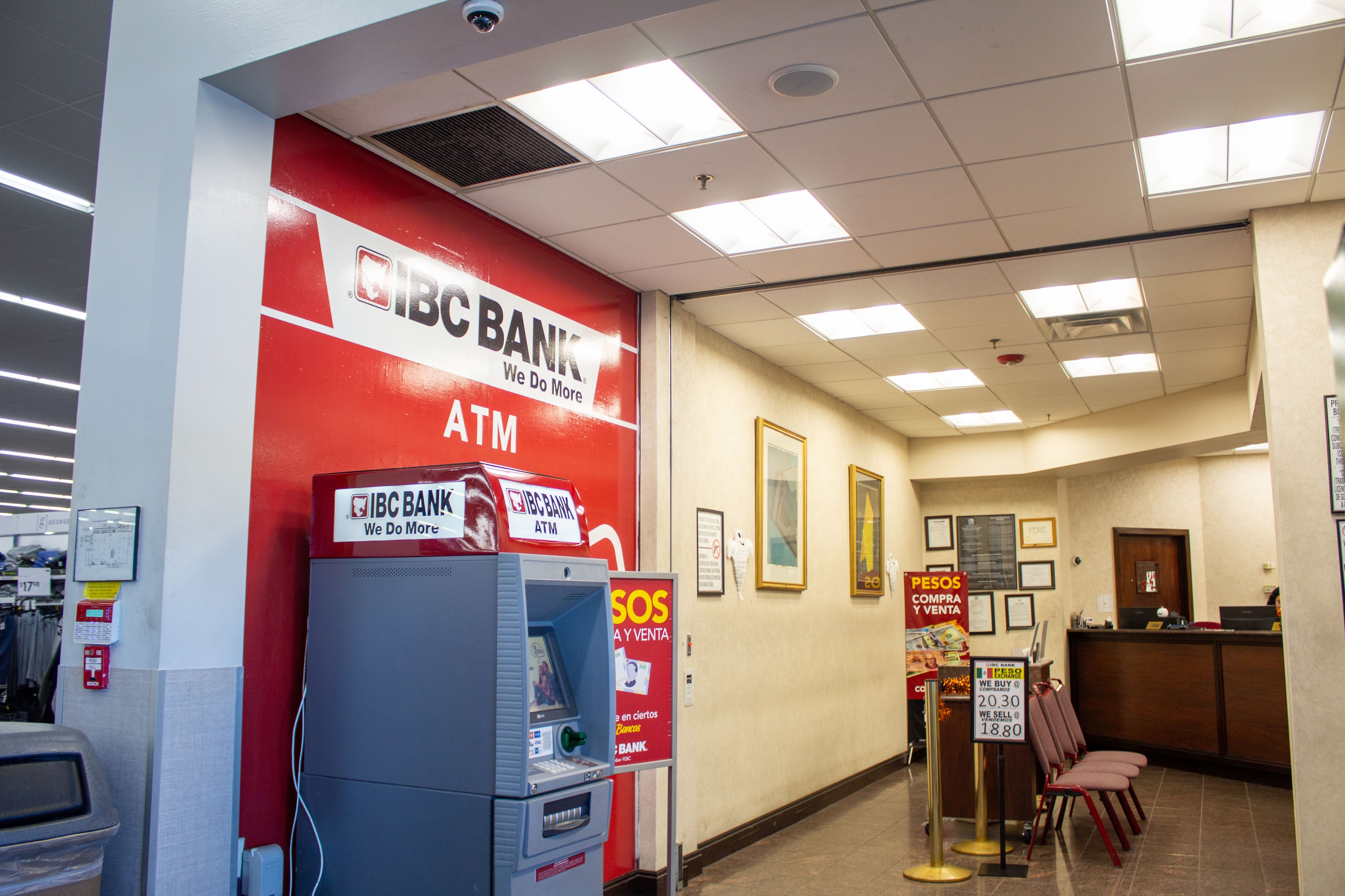 Welcome to IBC Bank ATM at 5610 San Bernardo Ave., Laredo, TX.
