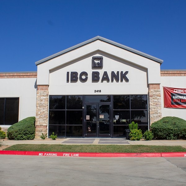 Welcome to IBC Bank at 2418 Jacaman Rd., Laredo, TX.