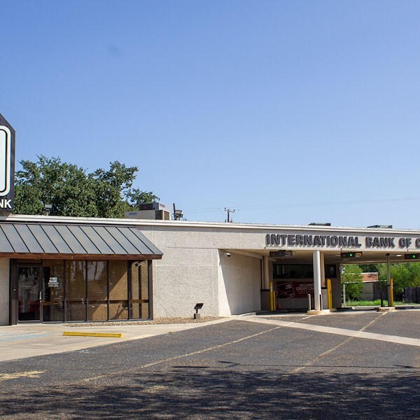 Welcome to IBC Bank at 1320 San Dario Ave., Laredo, TX.