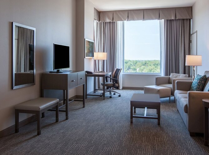 Cleveland, OH Hotel Accommodations | Holiday Inn Cleveland Clinic