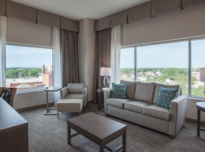 Cleveland, OH Hotel Accommodations | Holiday Inn Cleveland Clinic
