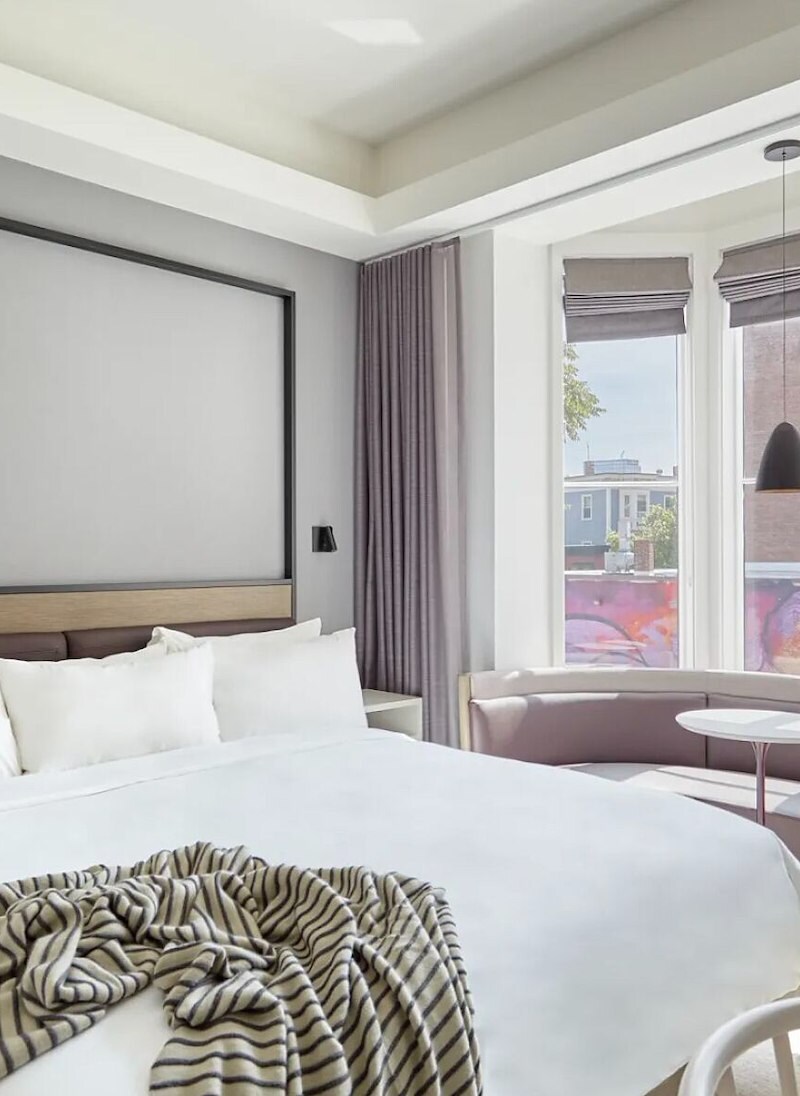 Lark Hotels 907 Main - On a Lark Loyalty Program Sign Up