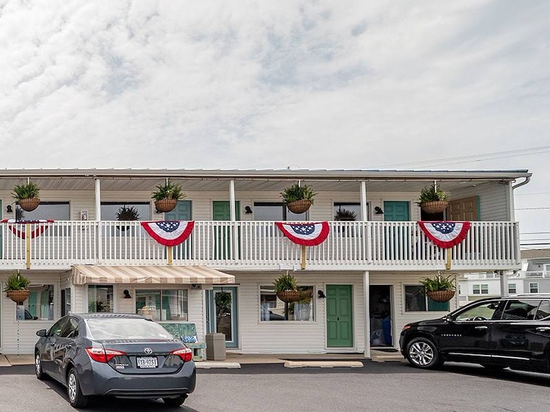 Ocean Glass Inn Location & Contact