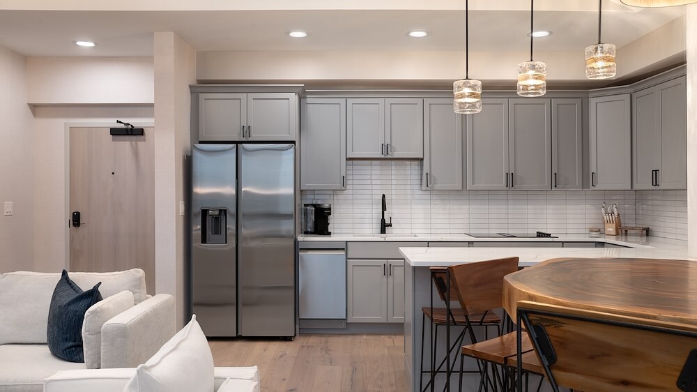 Modern Rooms at WAVE Marblehead | Comfort & Style