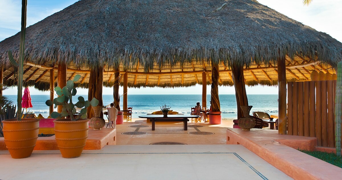 La Palapa Beach Club | Las Alamandas Resort