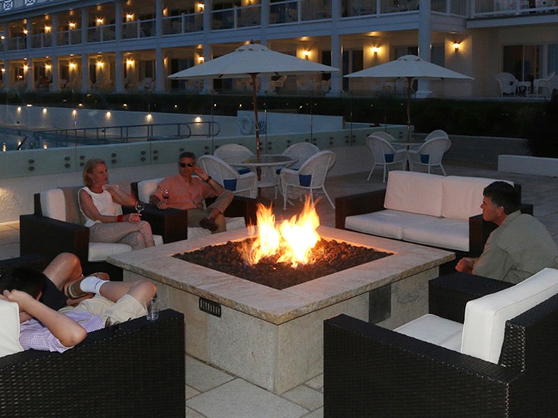 Gloucester Hotel With A Heated Pool - Ocean House Hotel