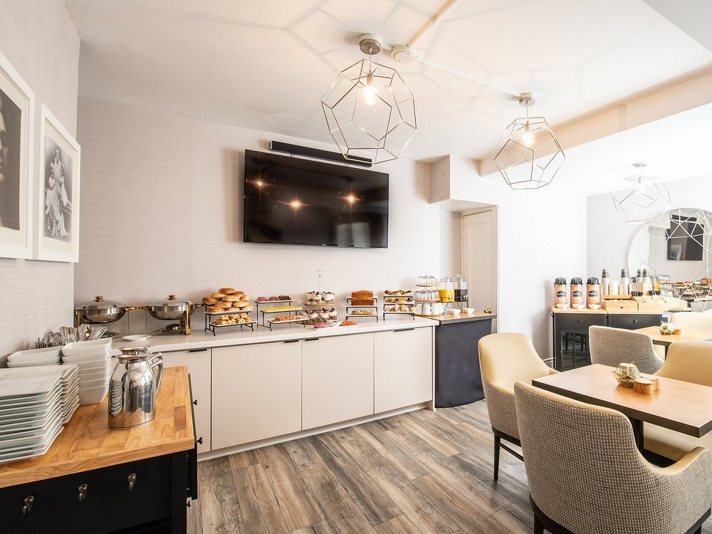 Discover The Inn at Union Square Gallery