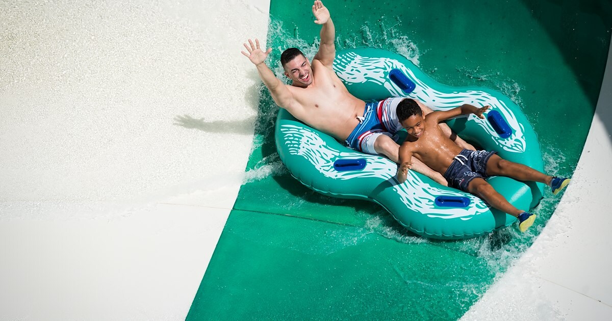Indoor & Outdoor Waterpark | Camelback Resort Poconos